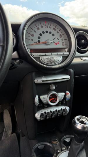 Sarkans MINI One 2007 Viļņa, ar dzinēja tilpumu 1.40 L un nobraukumu 163 tūkst. km par 2750 €, foto 15 vietnē AUTOMOTO.COM.LV