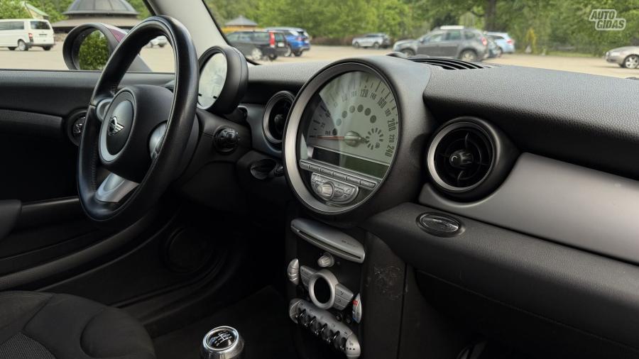 Sarkans MINI One 2007 Viļņa, ar dzinēja tilpumu 1.40 L un nobraukumu 163 tūkst. km par 2750 €, foto 17 vietnē AUTOMOTO.COM.LV