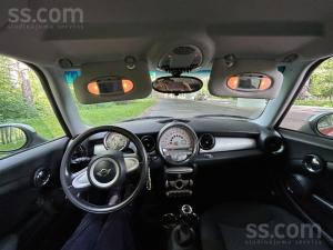 Red MINI One 2007 in Riga, with an engine capacity of 1.40 L and mileage of 197 thousand km for 2000 €, photo 4 on AUTOMOTO.COM.LV