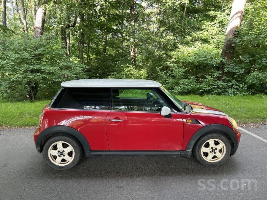 Red MINI One 2007 in Riga, with an engine capacity of 1.40 L and mileage of 197 thousand km for 2000 €, photo 6 on AUTOMOTO.COM.LV