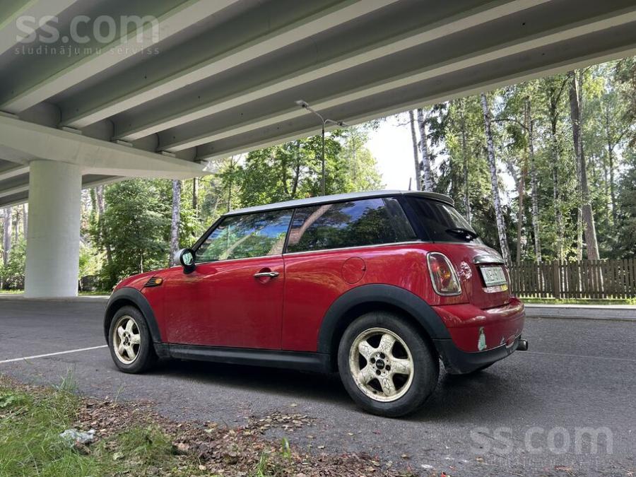 Red MINI One 2007 in Riga, with an engine capacity of 1.40 L and mileage of 197 thousand km for 2000 €, photo 7 on AUTOMOTO.COM.LV