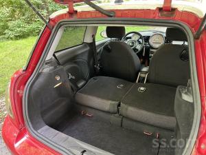 Red MINI One 2007 in Riga, with an engine capacity of 1.40 L and mileage of 197 thousand km for 2000 €, photo 10 on AUTOMOTO.COM.LV