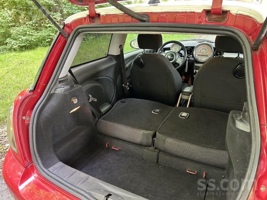 Red MINI One 2007 in Riga, with an engine capacity of 1.40 L and mileage of 197 thousand km for 2000 €, photo 10 on AUTOMOTO.COM.LV
