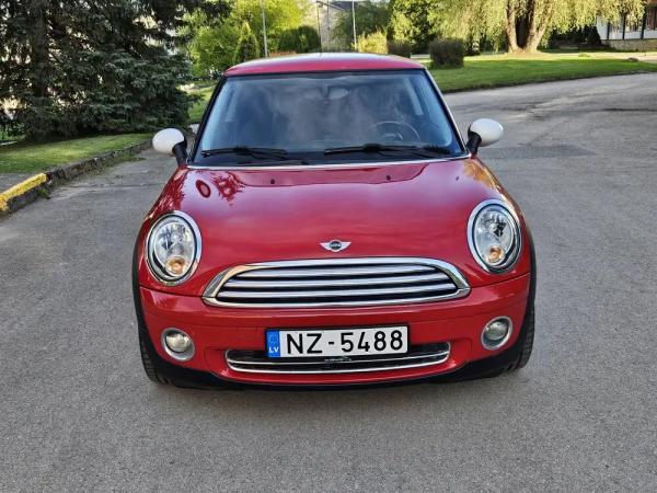 Red MINI One 2008 in Jekabpils, with an engine capacity of 1.40 L and mileage of 131 thousand km for 2990 €, photo 3 on AUTOMOTO.COM.LV