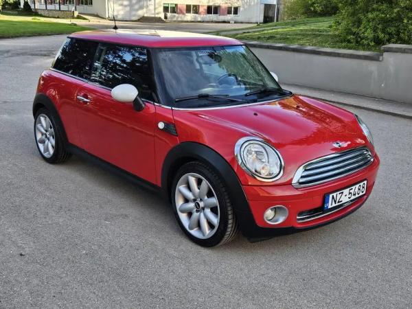 Red MINI One 2008 in Jekabpils, with an engine capacity of 1.40 L and mileage of 131 thousand km for 2990 €, photo 4 on AUTOMOTO.COM.LV