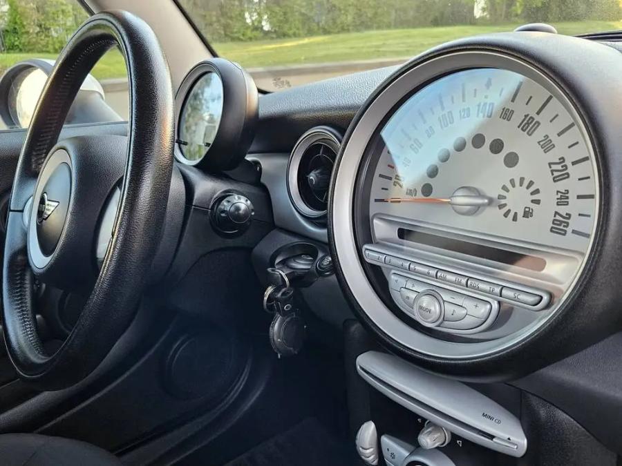 Sarkans MINI One 2008 Jēkabpils, ar dzinēja tilpumu 1.40 L un nobraukumu 131 tūkst. km par 2990 €, foto 13 vietnē AUTOMOTO.COM.LV