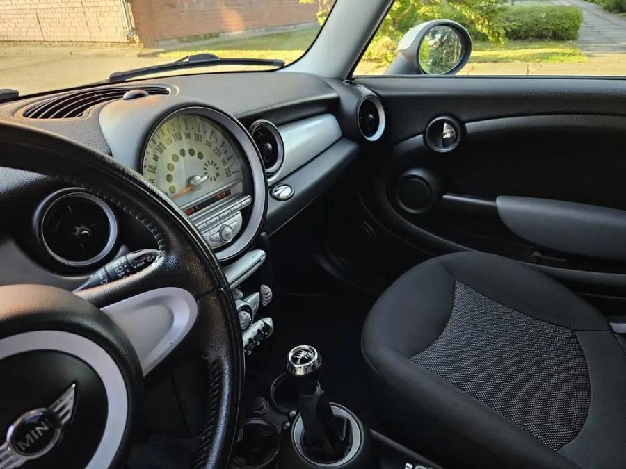Sarkans MINI One 2008 Jēkabpils, ar dzinēja tilpumu 1.40 L un nobraukumu 131 tūkst. km par 2990 €, foto 16 vietnē AUTOMOTO.COM.LV