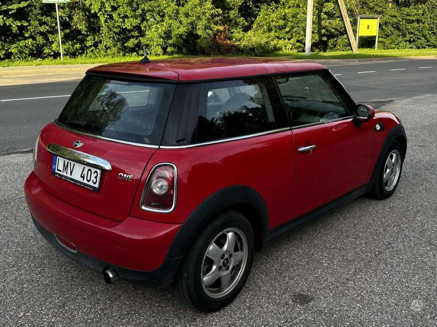 Sarkans MINI One 2008 Viļņa, ar dzinēja tilpumu 1.40 L un nobraukumu 270 tūkst. km par 1000 €, foto 4 vietnē AUTOMOTO.COM.LV