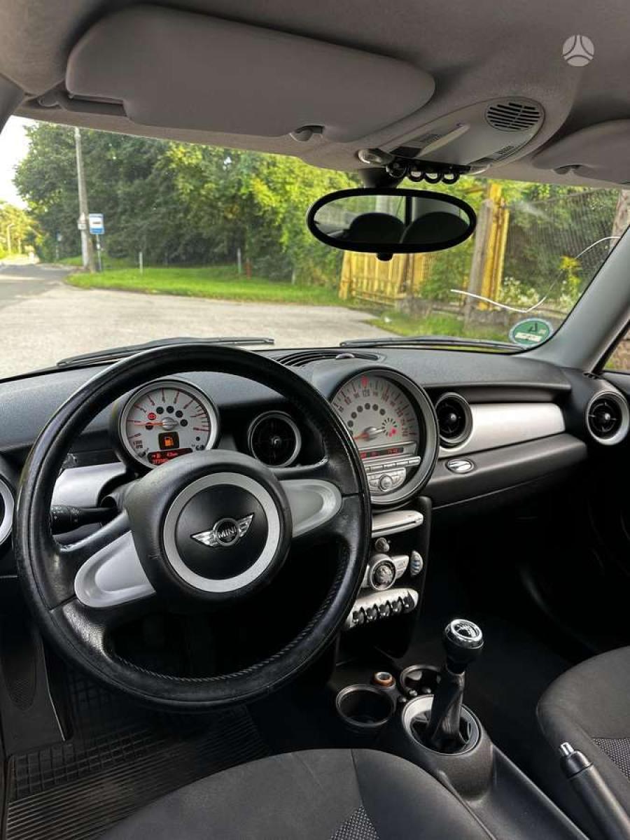 Sarkans MINI One 2008 Viļņa, ar dzinēja tilpumu 1.40 L un nobraukumu 270 tūkst. km par 1000 €, foto 6 vietnē AUTOMOTO.COM.LV