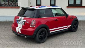 Red MINI One 2009 in Jelgava, with an engine capacity of 1.60 L and mileage of 335 thousand km for 2450 €, photo 4 on AUTOMOTO.COM.LV