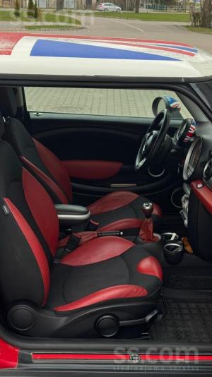 Red MINI One 2009 in Jelgava, with an engine capacity of 1.60 L and mileage of 335 thousand km for 2450 €, photo 8 on AUTOMOTO.COM.LV