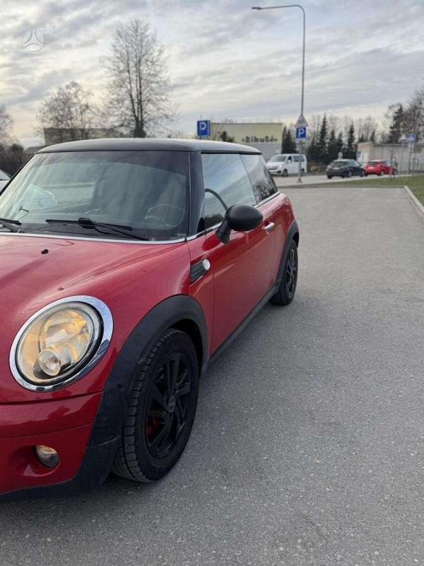 Red MINI One 2010 in Kretinga, with an engine capacity of 1.56 L and mileage of 319 thousand km for 3000 €, photo 3 on AUTOMOTO.COM.LV