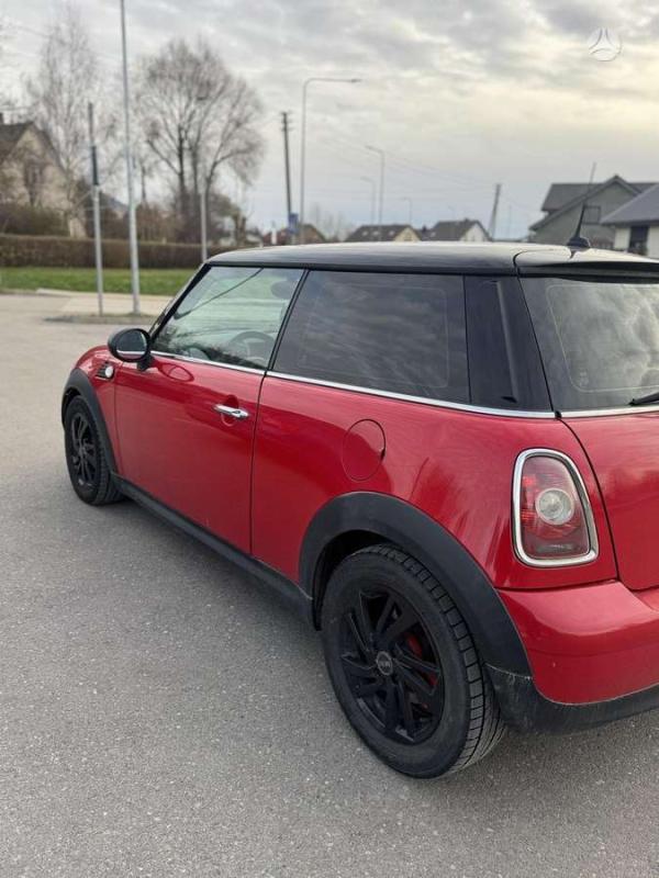 Red MINI One 2010 in Kretinga, with an engine capacity of 1.56 L and mileage of 319 thousand km for 3000 €, photo 6 on AUTOMOTO.COM.LV