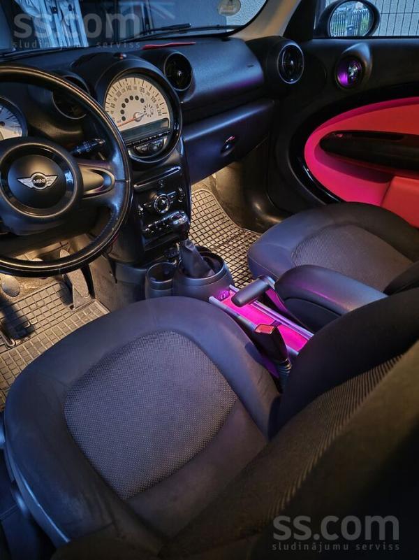 Red MINI One 2013 in Ogre, with an engine capacity of 1.60 L and mileage of 232 thousand km for 3880 €, photo 7 on AUTOMOTO.COM.LV