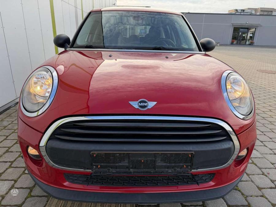 Red MINI One 2015 in Raseiniai, with an engine capacity of 1.20 L and mileage of 148 thousand km for 6900 €, photo 9 on AUTOMOTO.COM.LV