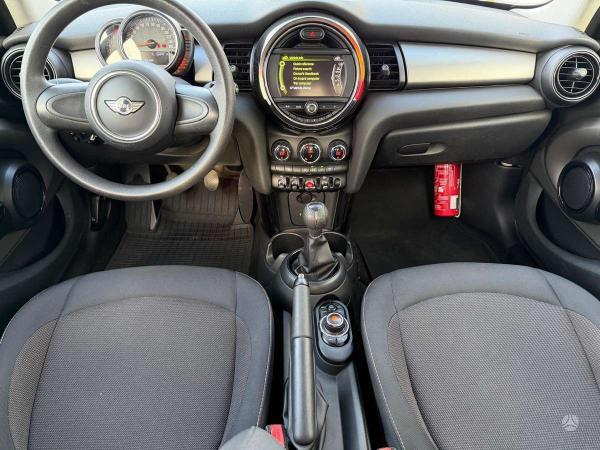 Red MINI One 2015 in Raseiniai, with an engine capacity of 1.20 L and mileage of 148 thousand km for 6900 €, photo 10 on AUTOMOTO.COM.LV