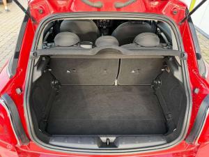 Red MINI One 2015 in Raseiniai, with an engine capacity of 1.20 L and mileage of 148 thousand km for 6900 €, photo 17 on AUTOMOTO.COM.LV