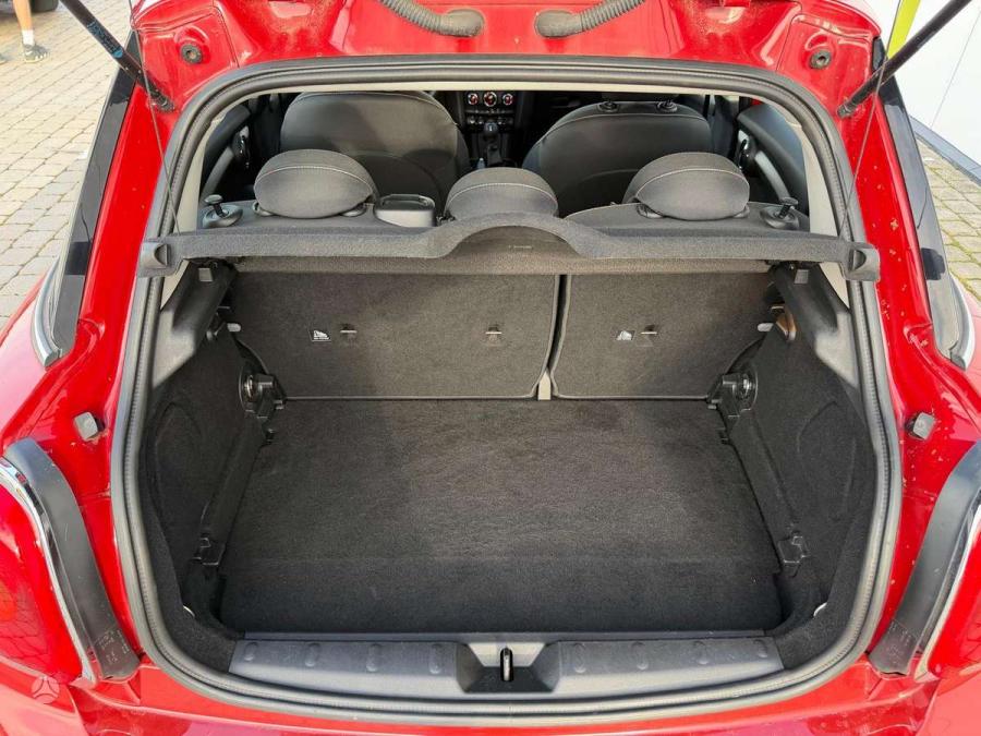 Red MINI One 2015 in Raseiniai, with an engine capacity of 1.20 L and mileage of 148 thousand km for 6900 €, photo 17 on AUTOMOTO.COM.LV