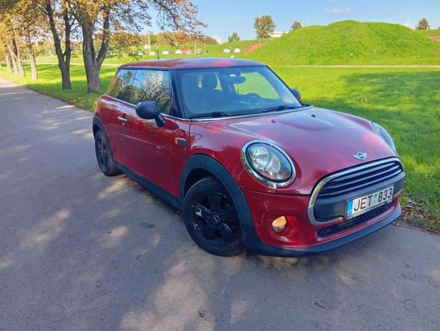 Red MINI One 2016 in Kaunas, with an engine capacity of 1.20 L and mileage of 120 thousand km for 2750 €, photo 5 on AUTOMOTO.COM.LV