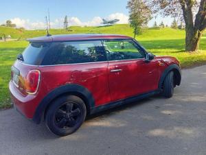 Red MINI One 2016 in Kaunas, with an engine capacity of 1.20 L and mileage of 120 thousand km for 2750 €, photo 6 on AUTOMOTO.COM.LV