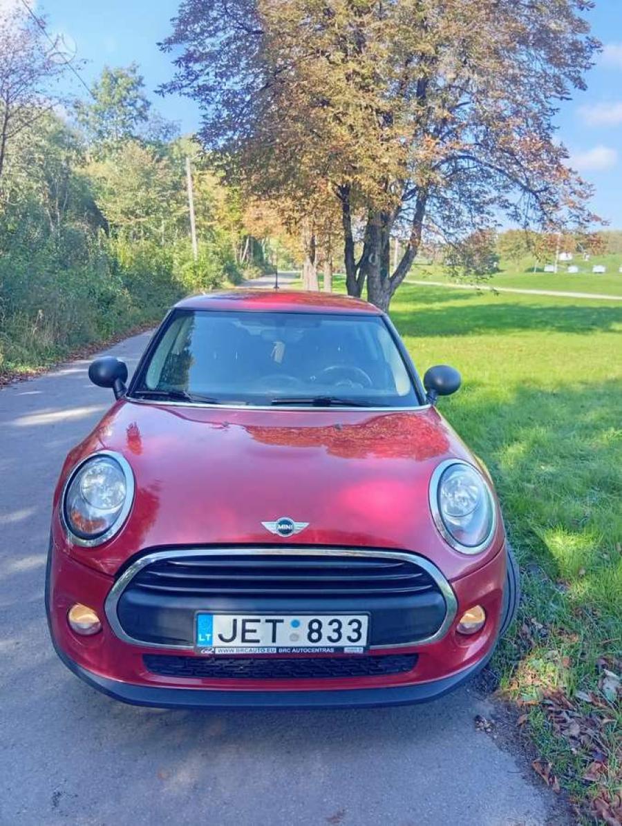 Red MINI One 2016 in Kaunas, with an engine capacity of 1.20 L and mileage of 120 thousand km for 2750 €, photo 8 on AUTOMOTO.COM.LV