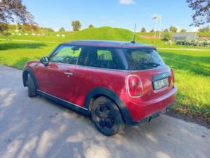 Red MINI One 2016 in Kaunas, with an engine capacity of 1.20 L and mileage of 120 thousand km for 2750 €, photo 9 on AUTOMOTO.COM.LV
