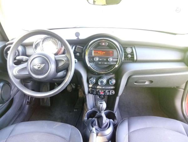Red MINI One 2016 in Kaunas, with an engine capacity of 1.20 L and mileage of 120 thousand km for 2750 €, photo 10 on AUTOMOTO.COM.LV