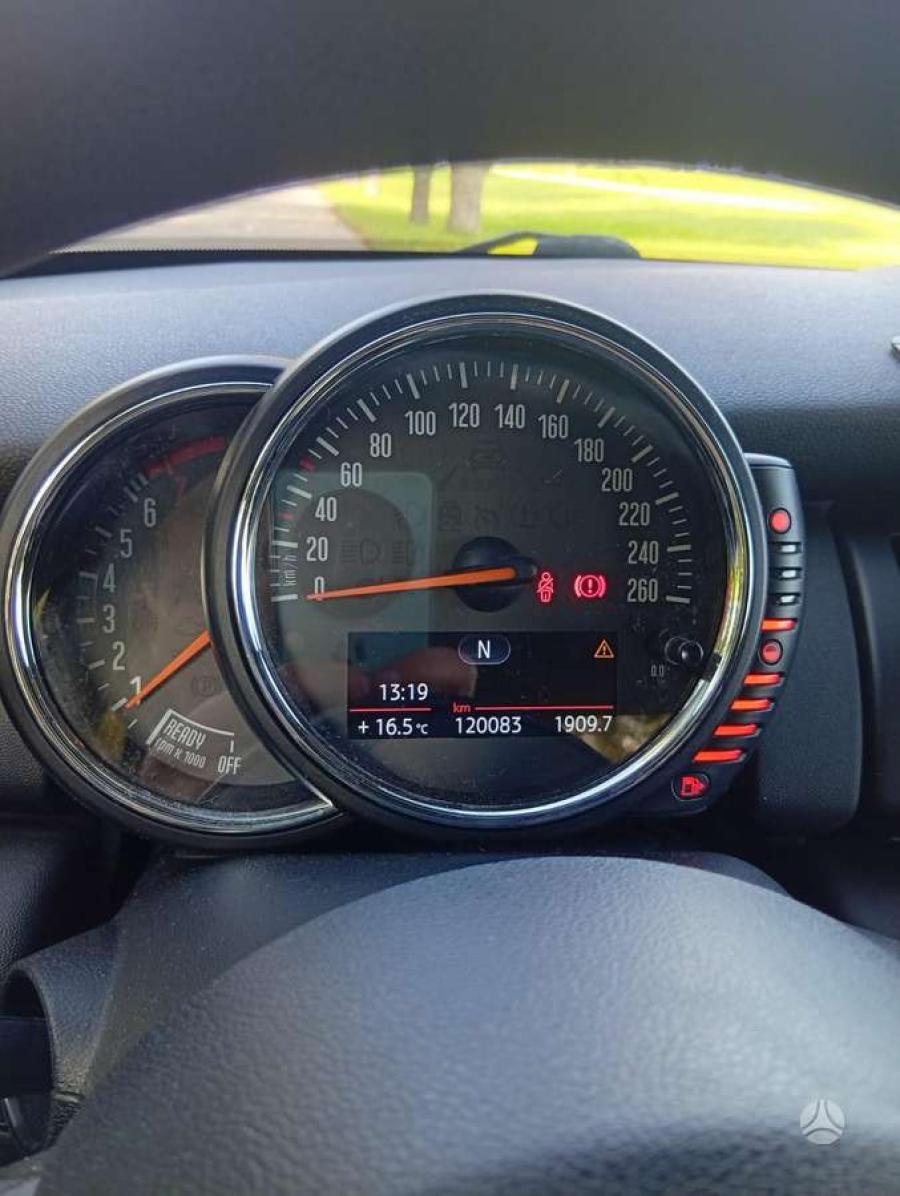 Red MINI One 2016 in Kaunas, with an engine capacity of 1.20 L and mileage of 120 thousand km for 2750 €, photo 12 on AUTOMOTO.COM.LV