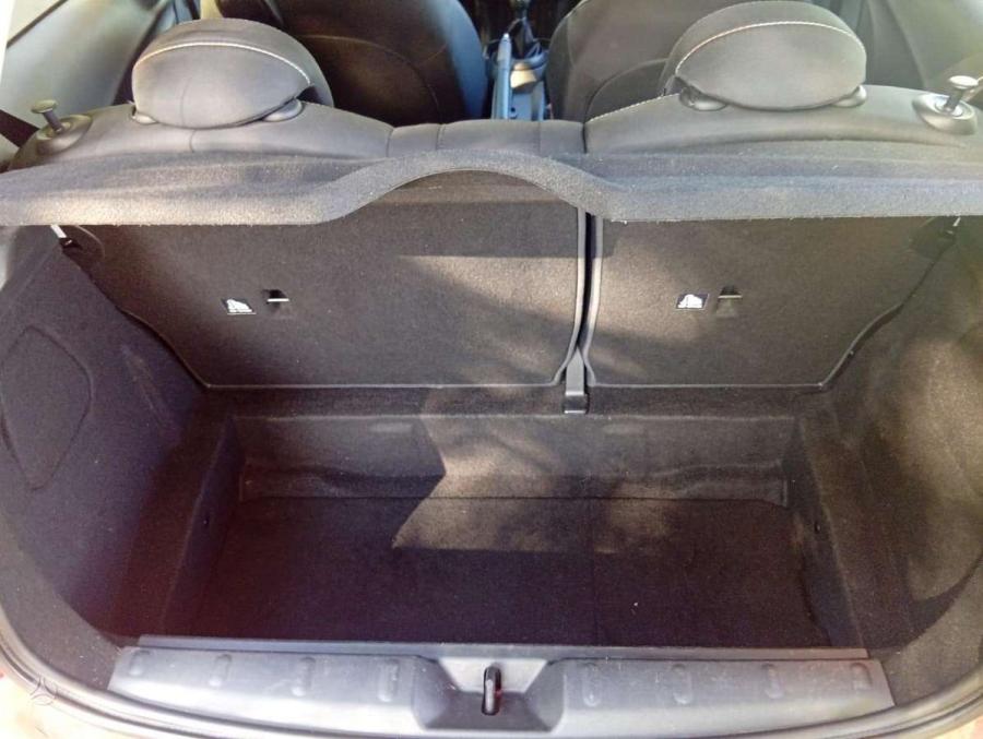 Red MINI One 2016 in Kaunas, with an engine capacity of 1.20 L and mileage of 120 thousand km for 2750 €, photo 22 on AUTOMOTO.COM.LV