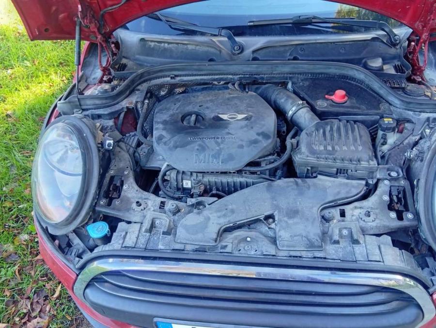 Red MINI One 2016 in Kaunas, with an engine capacity of 1.20 L and mileage of 120 thousand km for 2750 €, photo 23 on AUTOMOTO.COM.LV