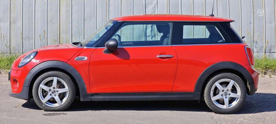 Red MINI One 2017 in Utena, with an engine capacity of 1.20 L and mileage of 118 thousand km for 5350 €, photo 4 on AUTOMOTO.COM.LV