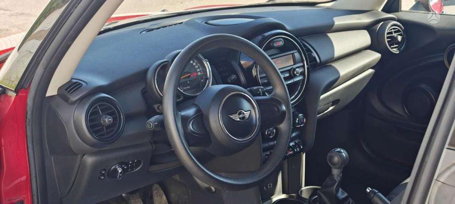 Red MINI One 2017 in Utena, with an engine capacity of 1.20 L and mileage of 118 thousand km for 5350 €, photo 11 on AUTOMOTO.COM.LV