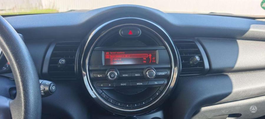 Red MINI One 2017 in Utena, with an engine capacity of 1.20 L and mileage of 118 thousand km for 5350 €, photo 17 on AUTOMOTO.COM.LV