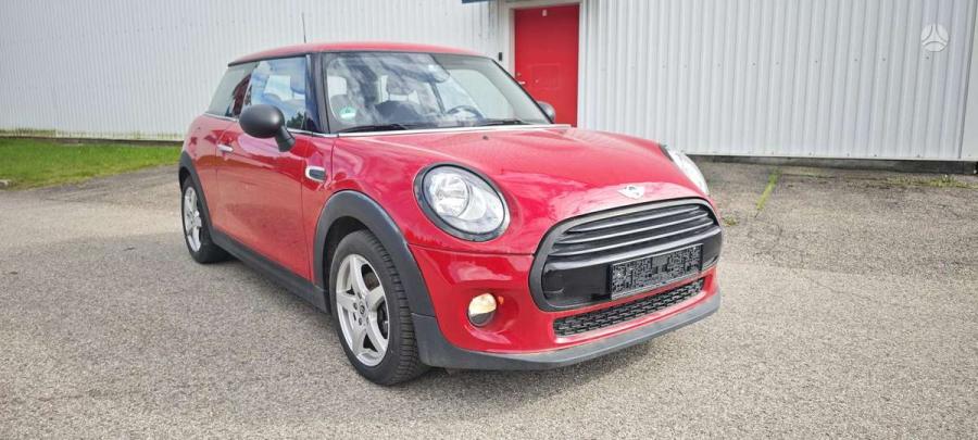 Red MINI One 2017 in Utena, with an engine capacity of 1.20 L and mileage of 118 thousand km for 4990 €, photo 8 on AUTOMOTO.COM.LV