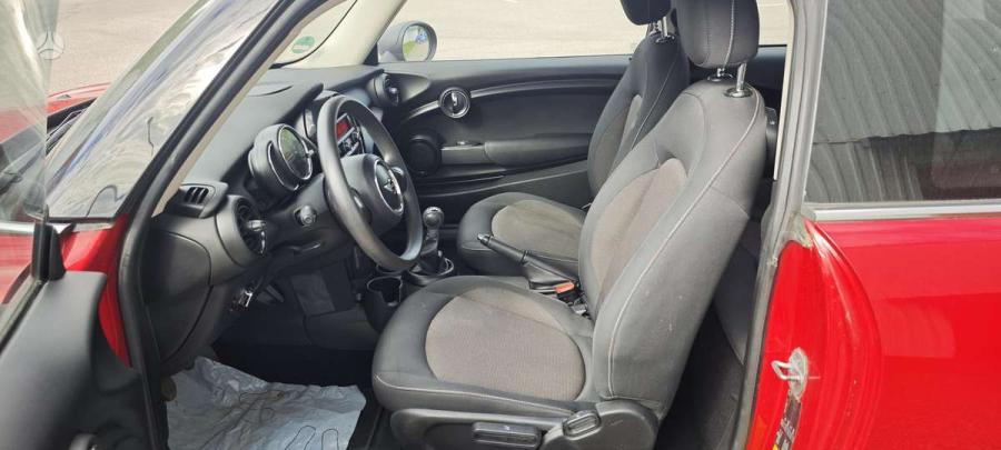 Red MINI One 2017 in Utena, with an engine capacity of 1.20 L and mileage of 118 thousand km for 4990 €, photo 10 on AUTOMOTO.COM.LV