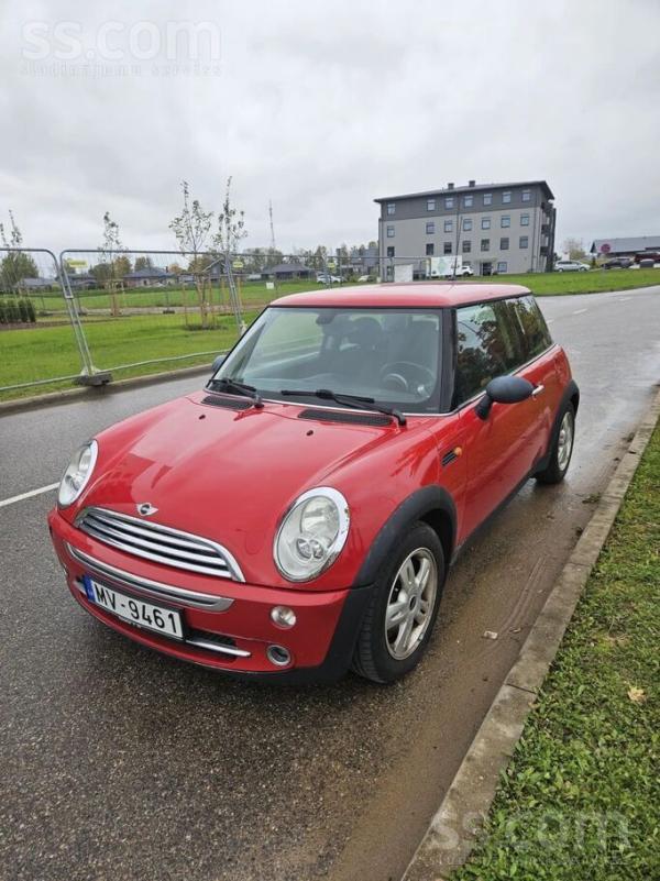 Red MINI One 2004 in Valmiera, with an engine capacity of 1.60 L and mileage of 98 thousand km for 2400 €, photo 1 on AUTOMOTO.COM.LV