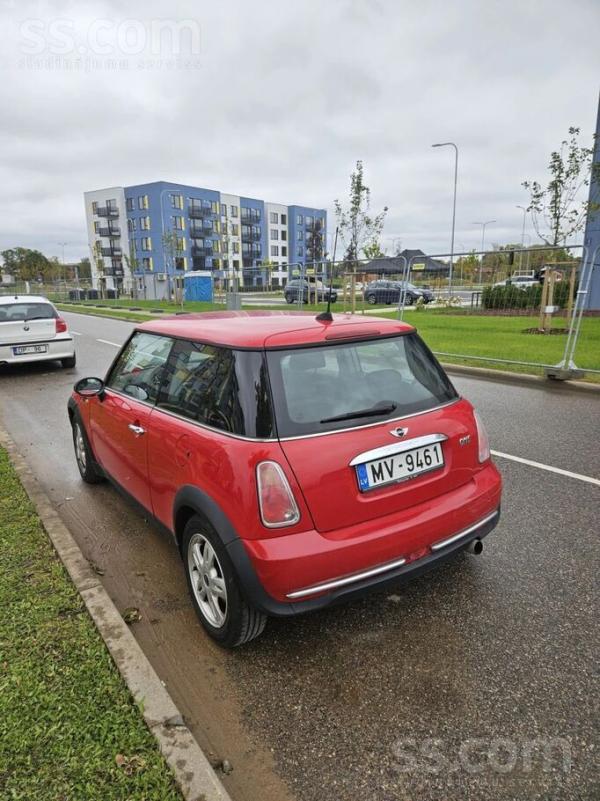 Red MINI One 2004 in Valmiera, with an engine capacity of 1.60 L and mileage of 98 thousand km for 2400 €, photo 5 on AUTOMOTO.COM.LV