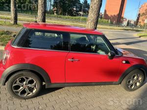 Red MINI One 2010 in Ogre, with an engine capacity of 1.60 L and mileage of 222 thousand km for 3300 €, photo 4 on AUTOMOTO.COM.LV