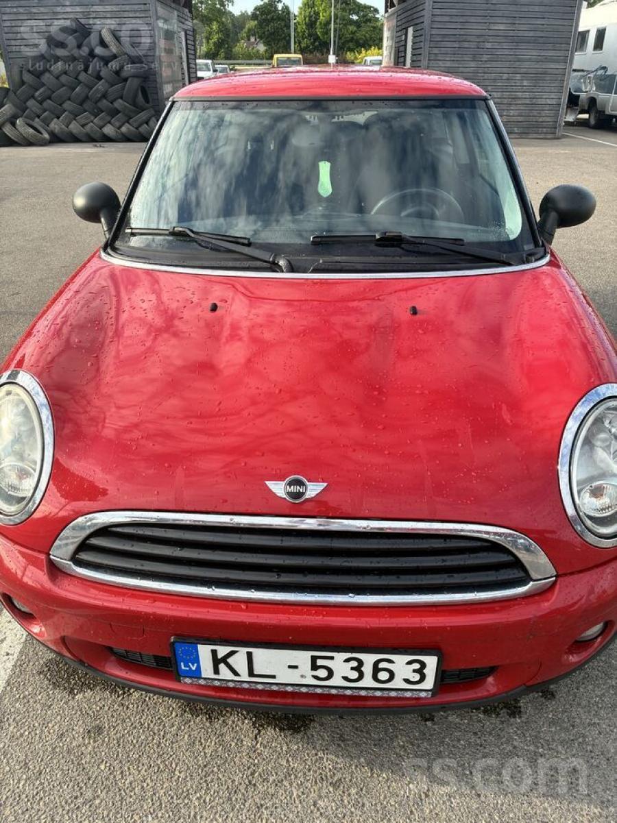 Red MINI One 2010 in Ogre, with an engine capacity of 1.60 L and mileage of 222 thousand km for 3300 €, photo 6 on AUTOMOTO.COM.LV