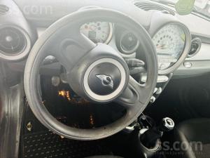 Red MINI One 2010 in Ogre, with an engine capacity of 1.60 L and mileage of 222 thousand km for 3300 €, photo 9 on AUTOMOTO.COM.LV