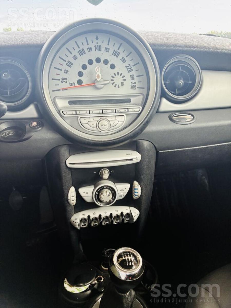 Red MINI One 2010 in Ogre, with an engine capacity of 1.60 L and mileage of 222 thousand km for 3300 €, photo 10 on AUTOMOTO.COM.LV