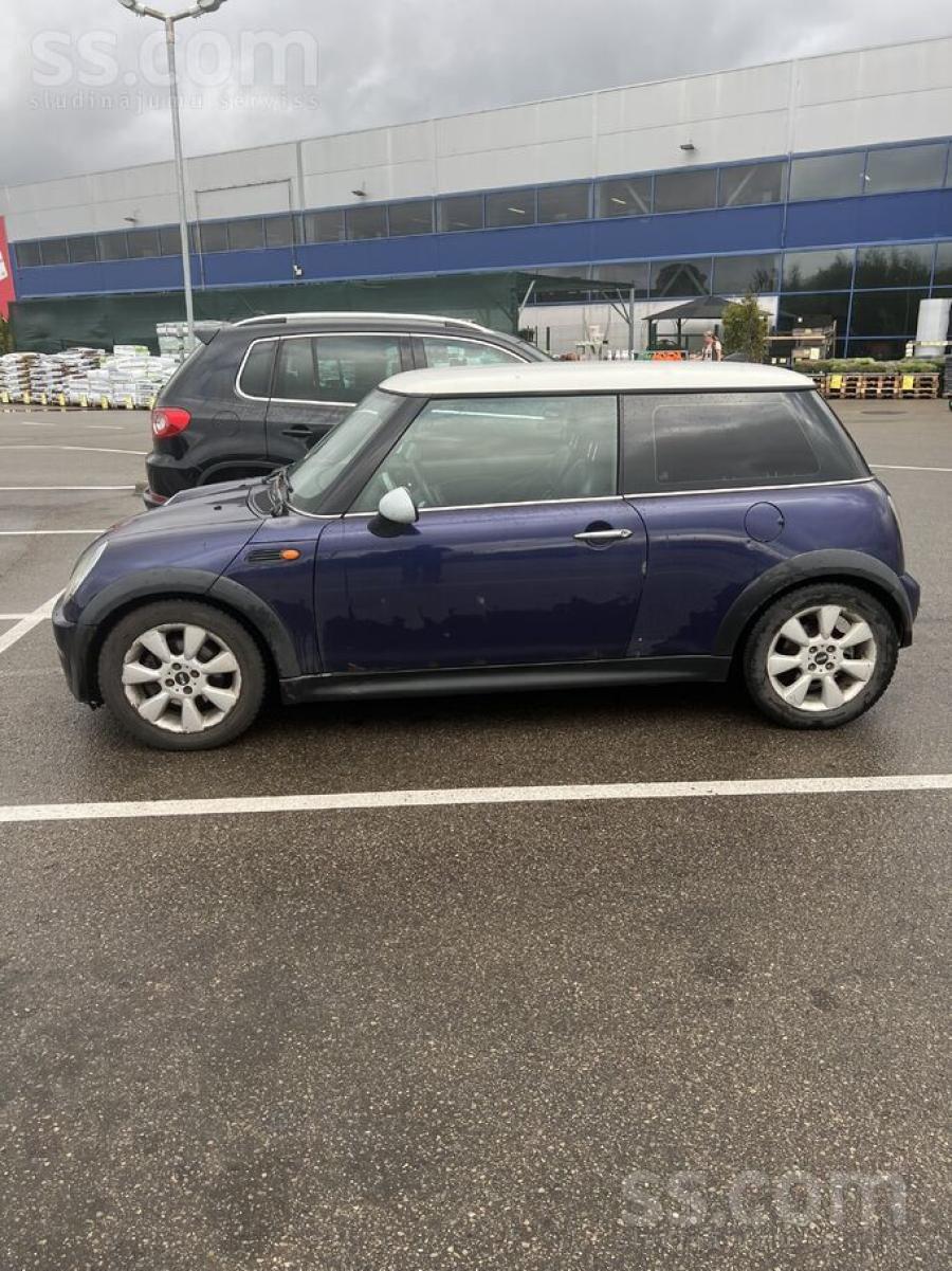Violet MINI One 2004 in Kraslava, with an engine capacity of 1.40 L and mileage of 253 thousand km for 1100 €, photo 3 on AUTOMOTO.COM.LV