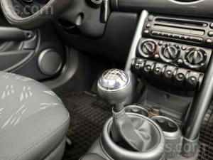 White MINI One 2008 in Riga, with an engine capacity of 1.60 L and mileage of 146 thousand km for 4500 €, photo 23 on AUTOMOTO.COM.LV