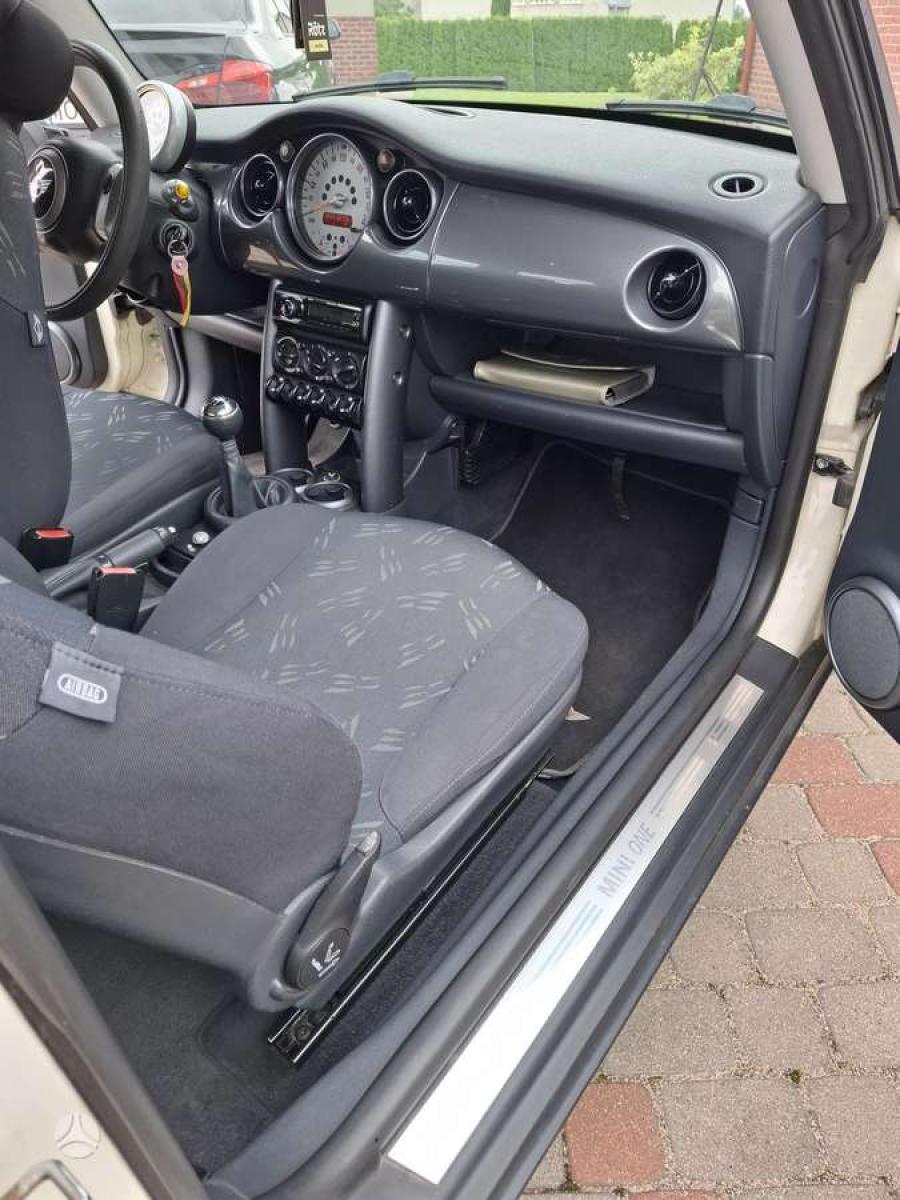 Balts MINI One 2006 Alīta, ar dzinēja tilpumu 1.60 L un nobraukumu 227 tūkst. km par 1450 €, foto 10 vietnē AUTOMOTO.COM.LV