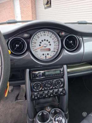 Balts MINI One 2006 Alīta, ar dzinēja tilpumu 1.60 L un nobraukumu 227 tūkst. km par 1450 €, foto 12 vietnē AUTOMOTO.COM.LV