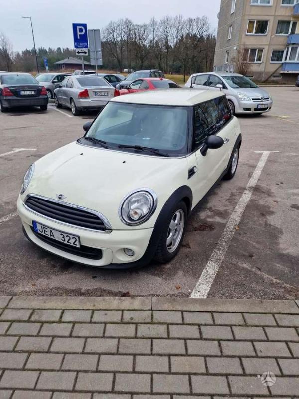 White MINI One 2011 in Alytus, with an engine capacity of 1.60 L and mileage of 155 thousand km for 2800 €, photo 2 on AUTOMOTO.COM.LV