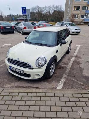 White MINI One 2011 in Alytus, with an engine capacity of 1.60 L and mileage of 155 thousand km for 2800 €, photo 3 on AUTOMOTO.COM.LV