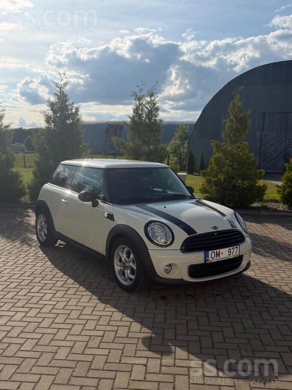 White MINI One 2013 in Rezekne, with an engine capacity of 1.60 L and mileage of 172 thousand km for 5990 €, photo 2 on AUTOMOTO.COM.LV