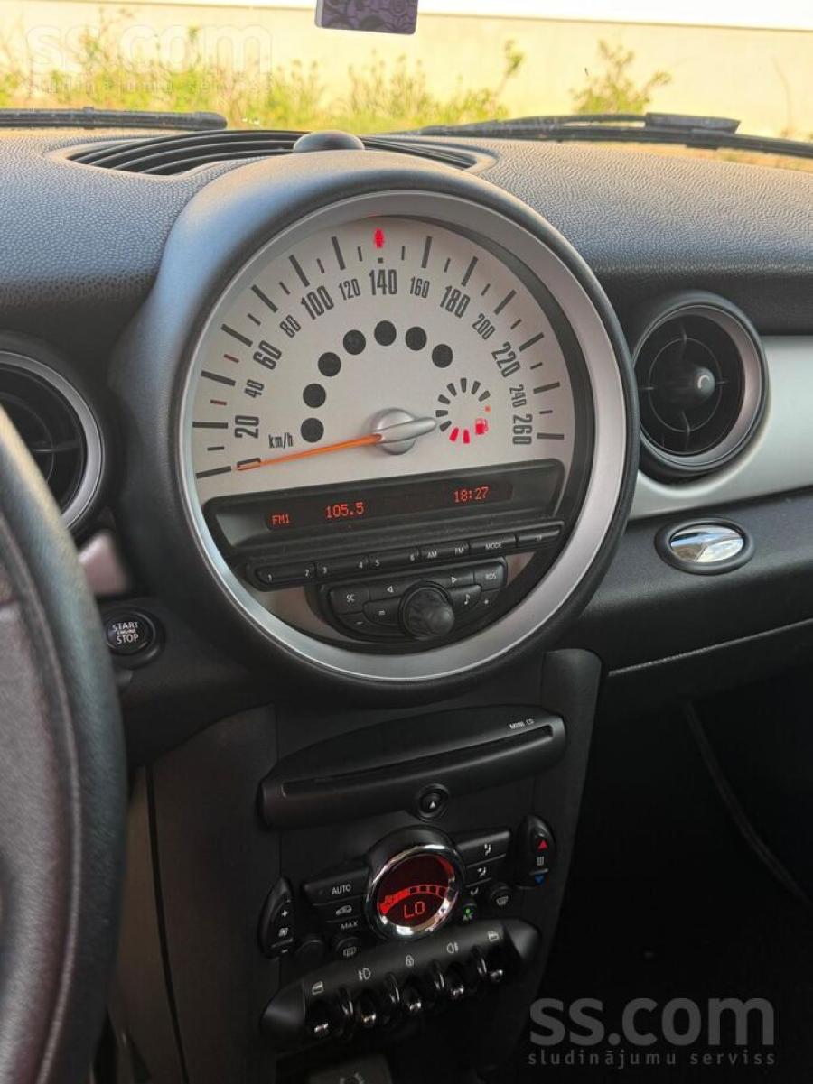 White MINI One 2013 in Rezekne, with an engine capacity of 1.60 L and mileage of 172 thousand km for 5990 €, photo 8 on AUTOMOTO.COM.LV