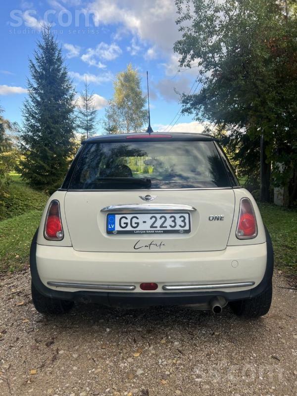 Balts MINI One 2005 Ogre, ar dzinēja tilpumu 1.60 L un nobraukumu 290 tūkst. km par 1700 €, foto 5 vietnē AUTOMOTO.COM.LV